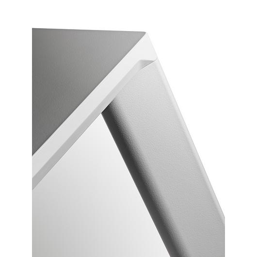 Workstation - Flipper from UniFor