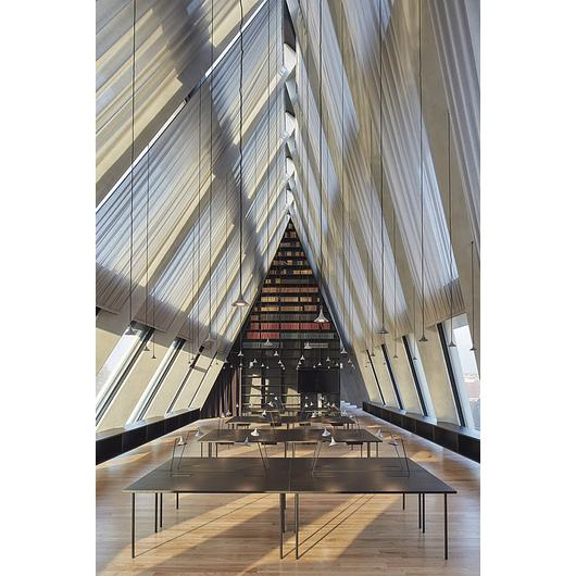 Interior Furniture in Feltrinelli Porta Volta Complex from UniFor