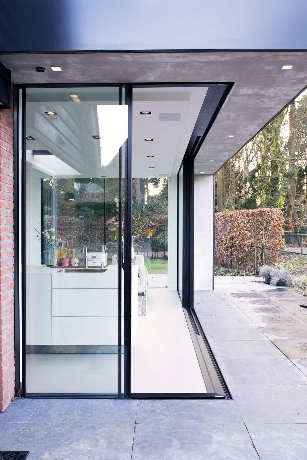 Gallery of Sliding Window - ONE - 2