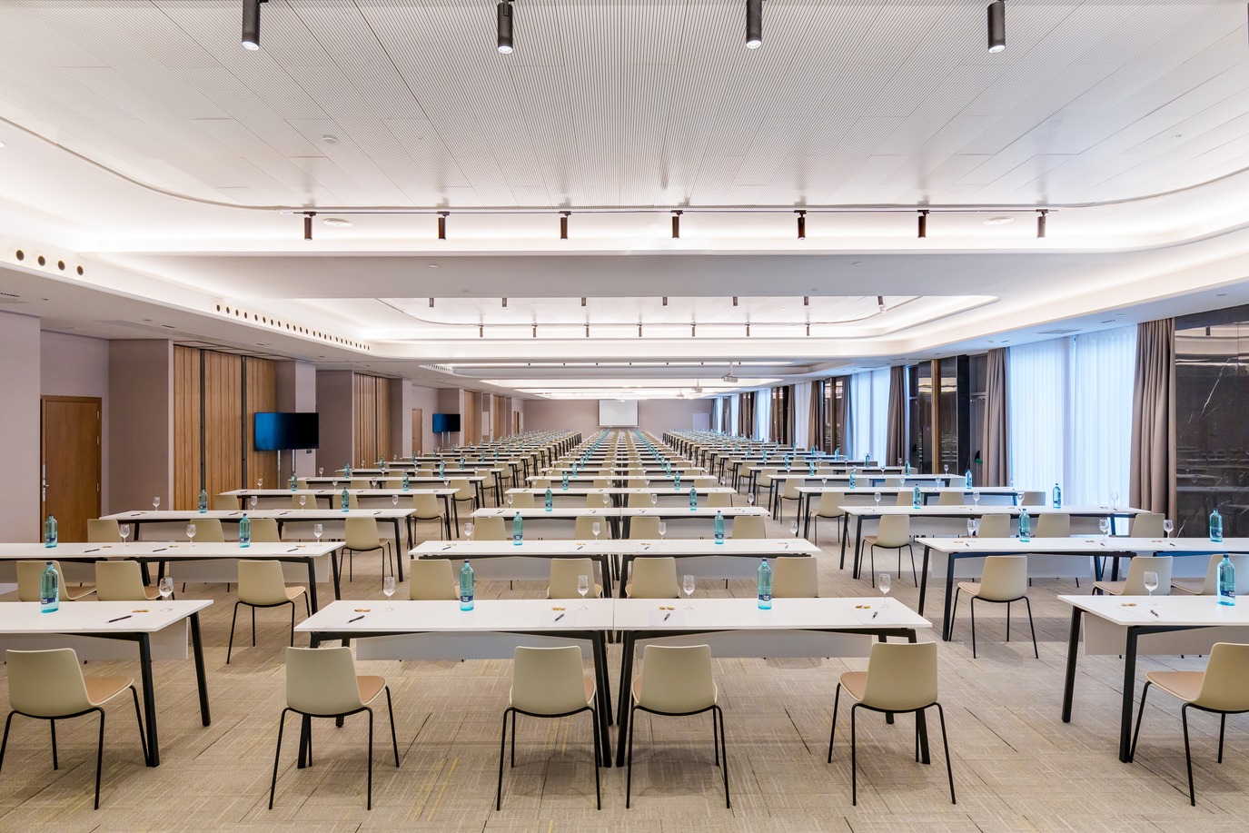 Gallery of Fast Table in Barceló Costa Vasca Hotel - 1