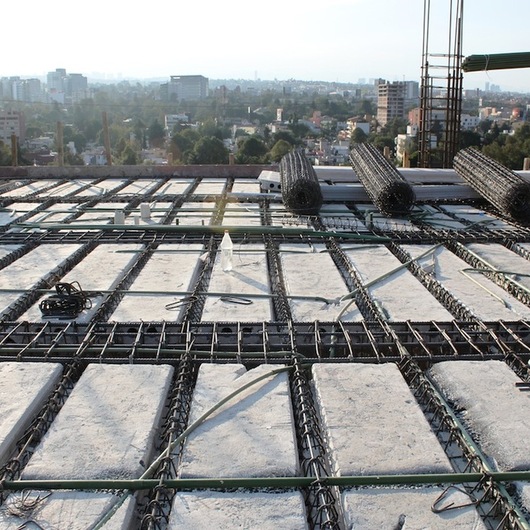 Galeria de Panel para entrepiso aislante MAKROS - 7