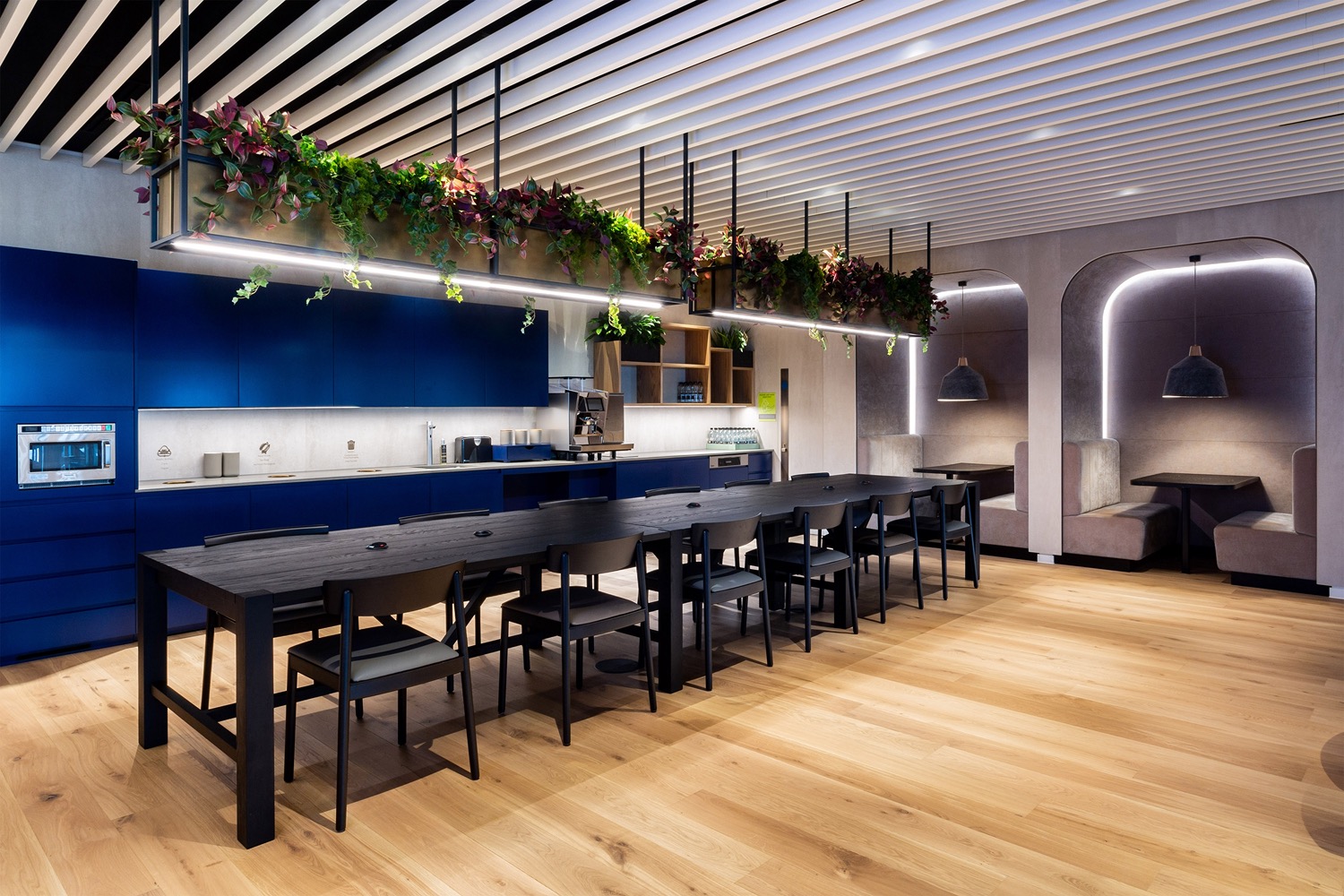 Gallery of Interior Furniture in Global Law Firm Headquarters - 3