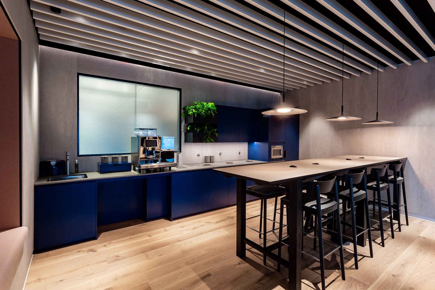 Gallery of Interior Furniture in Global Law Firm Headquarters - 4