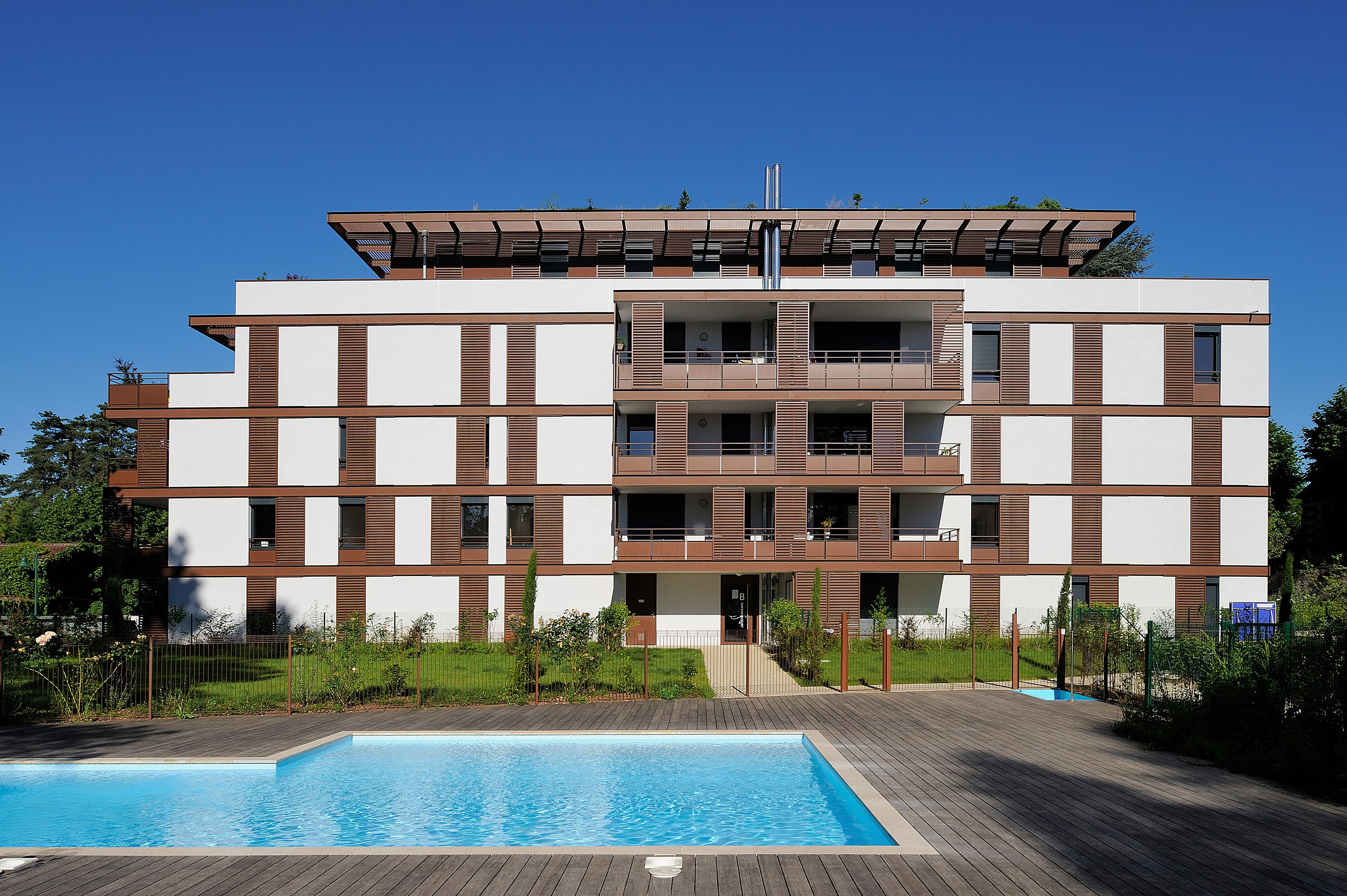 Gallery of Solar Shading - Loggia - 7