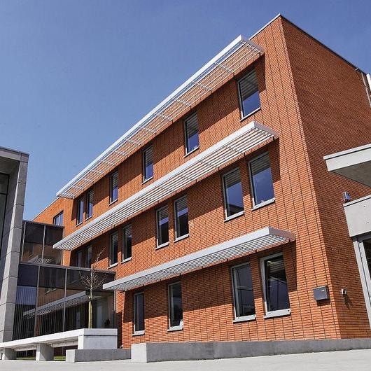 Slatted Horizontal Awning - Sunclips from RENSON