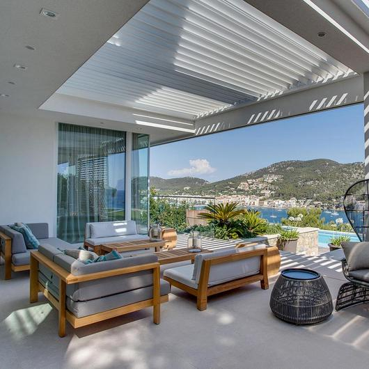 Retractable Louvered Roof - Aero from RENSON