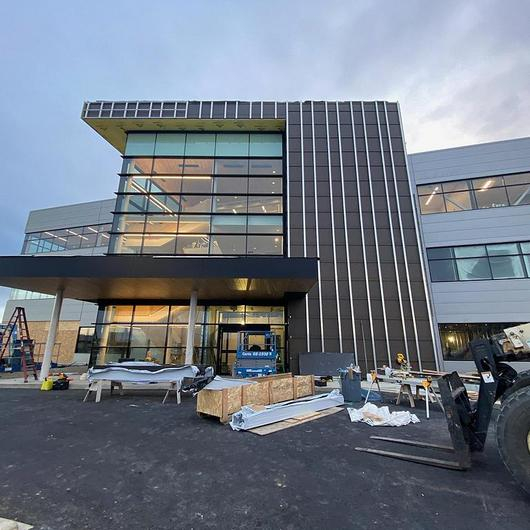 Panel Tack: Alaska Heart Vascular Institute de Bostik