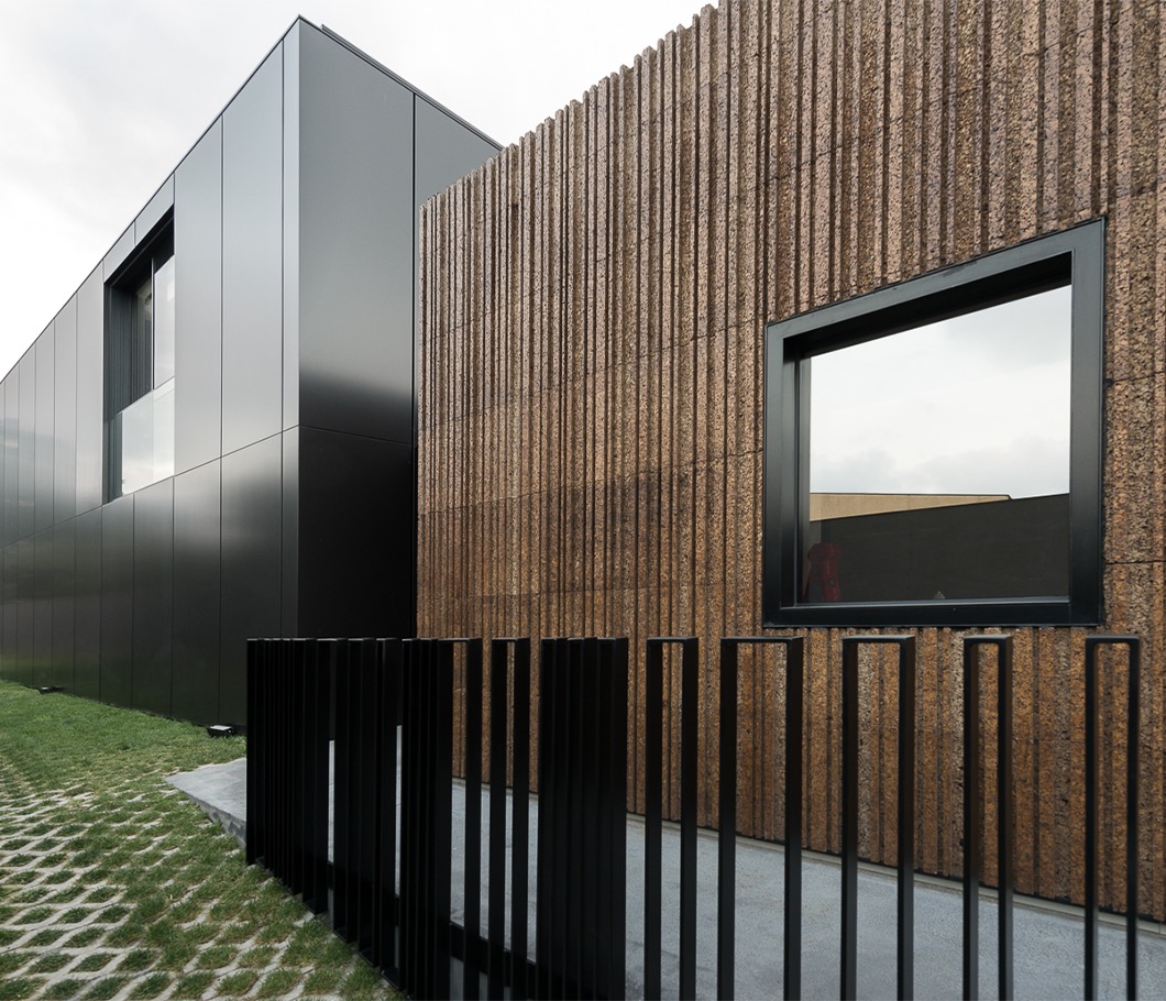 Gallery of Glass System in Cork House - Portugal - 4