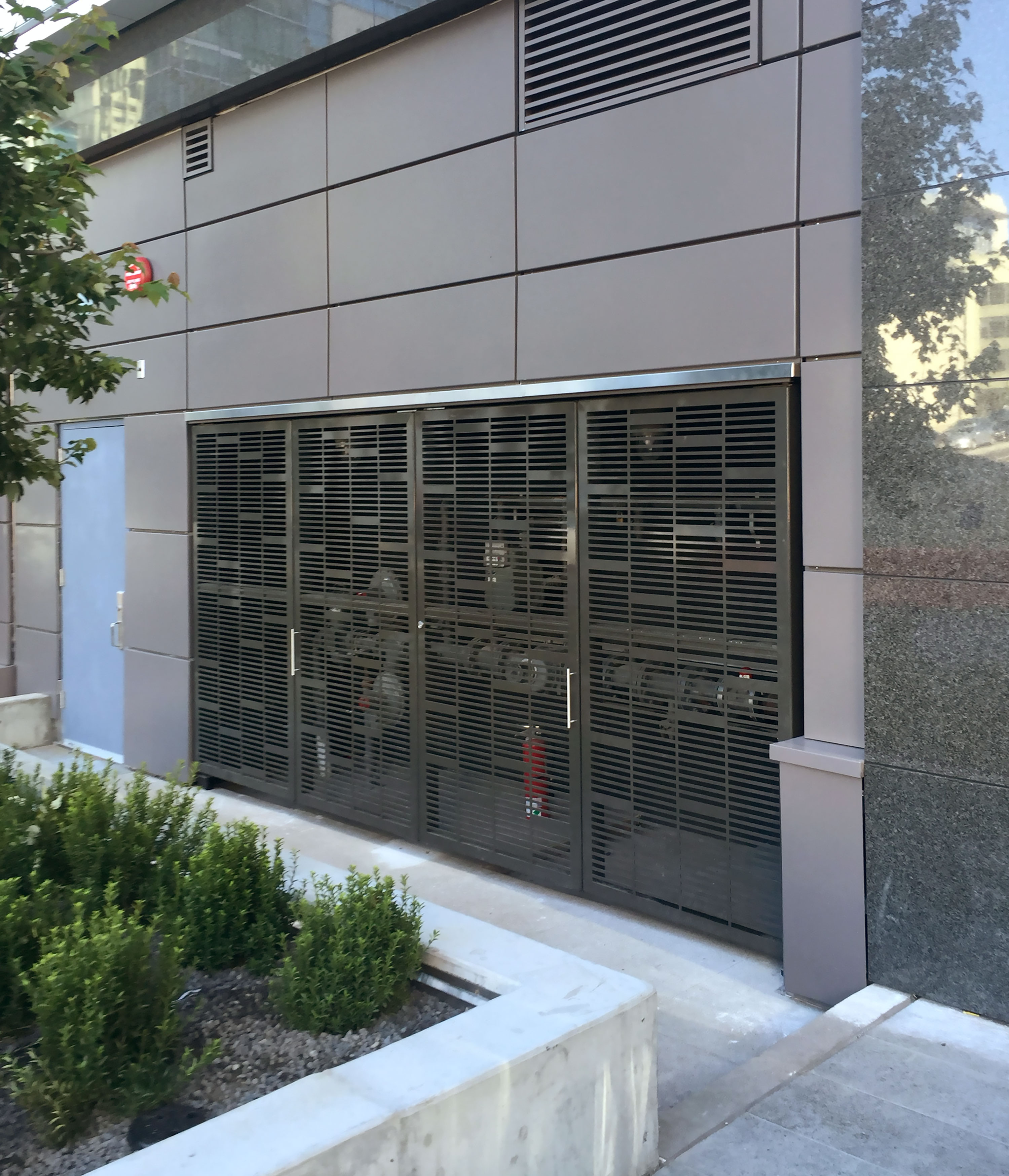 Gallery of Gate & Mechanical Screen - 4