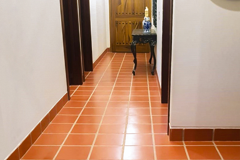 Galeria de Pisos de barro natural - 11