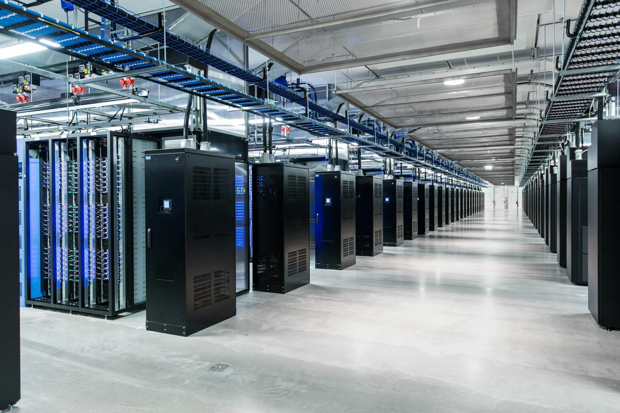 Gallery of Construction Solutions for Data Centers - 3