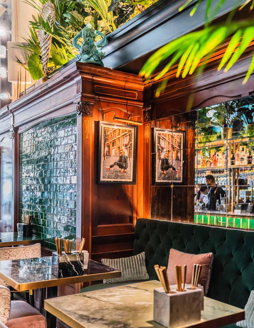 Gallery of Architectural Lighting in V Restaurant - 4