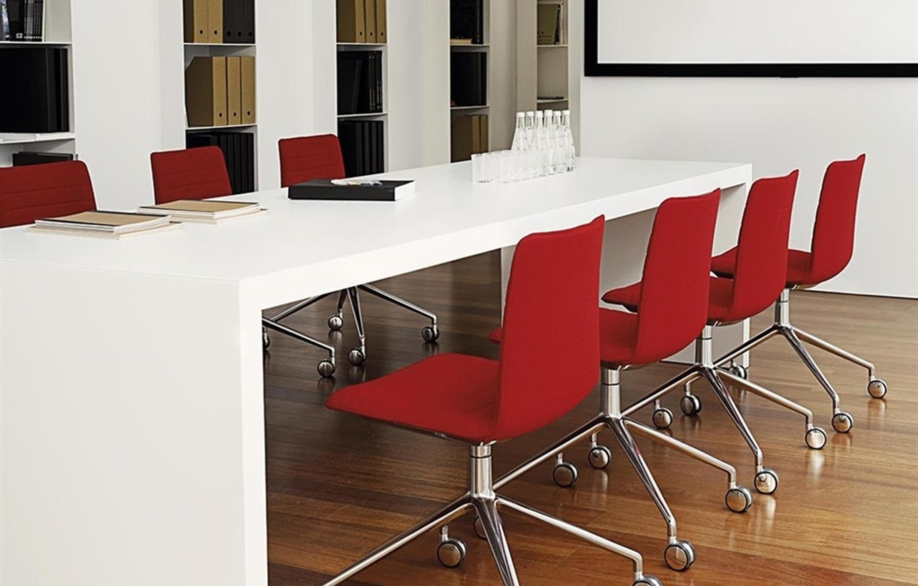 Gallery of High Table - Closed - 4