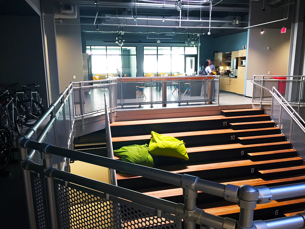 Speed-Rail® Aluminum Railing from Hollaender