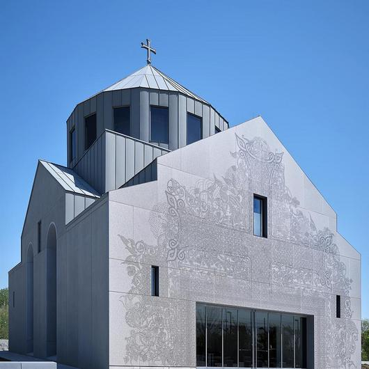 Porcelain Stoneware in Saint Sarkis Church from Fiandre