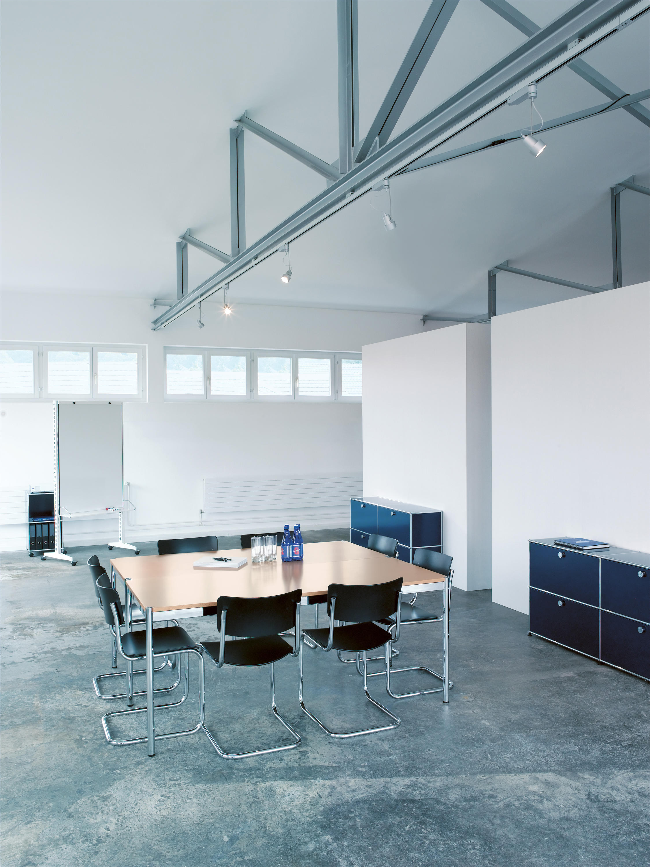 Gallery of Tables - USM Haller - 15