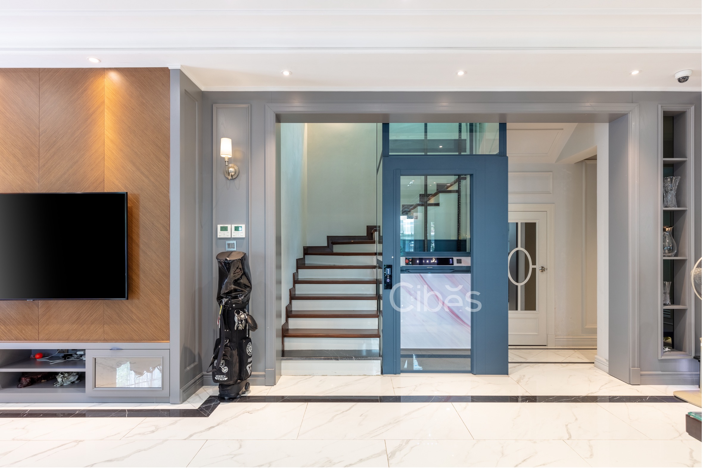 Gallery of Glass Home Lift in Neo-Classic House - 3