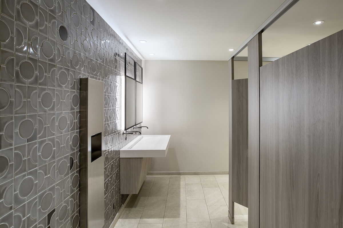 Gallery of Bathroom Equipment in Ven Embassy Row - 7