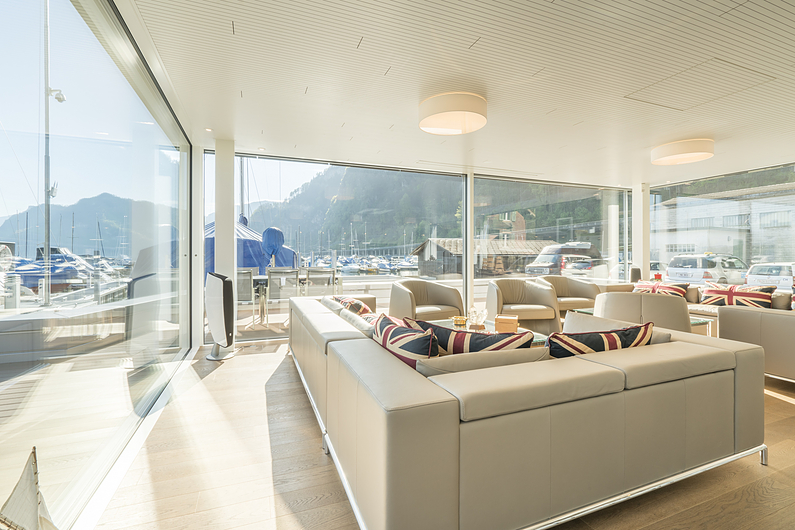 Sliding Windows in Lakeview Harbor House from Air-Lux