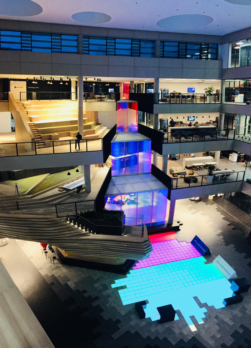 Gallery of Digital Lake Installation in Microsoft Dublin - 7