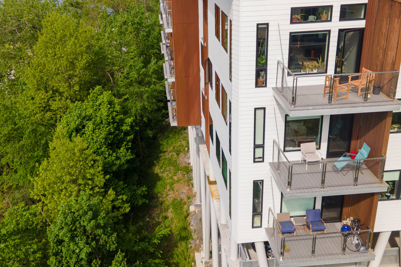 Gallery of Modular Railing Systems in One Lakeview - 4