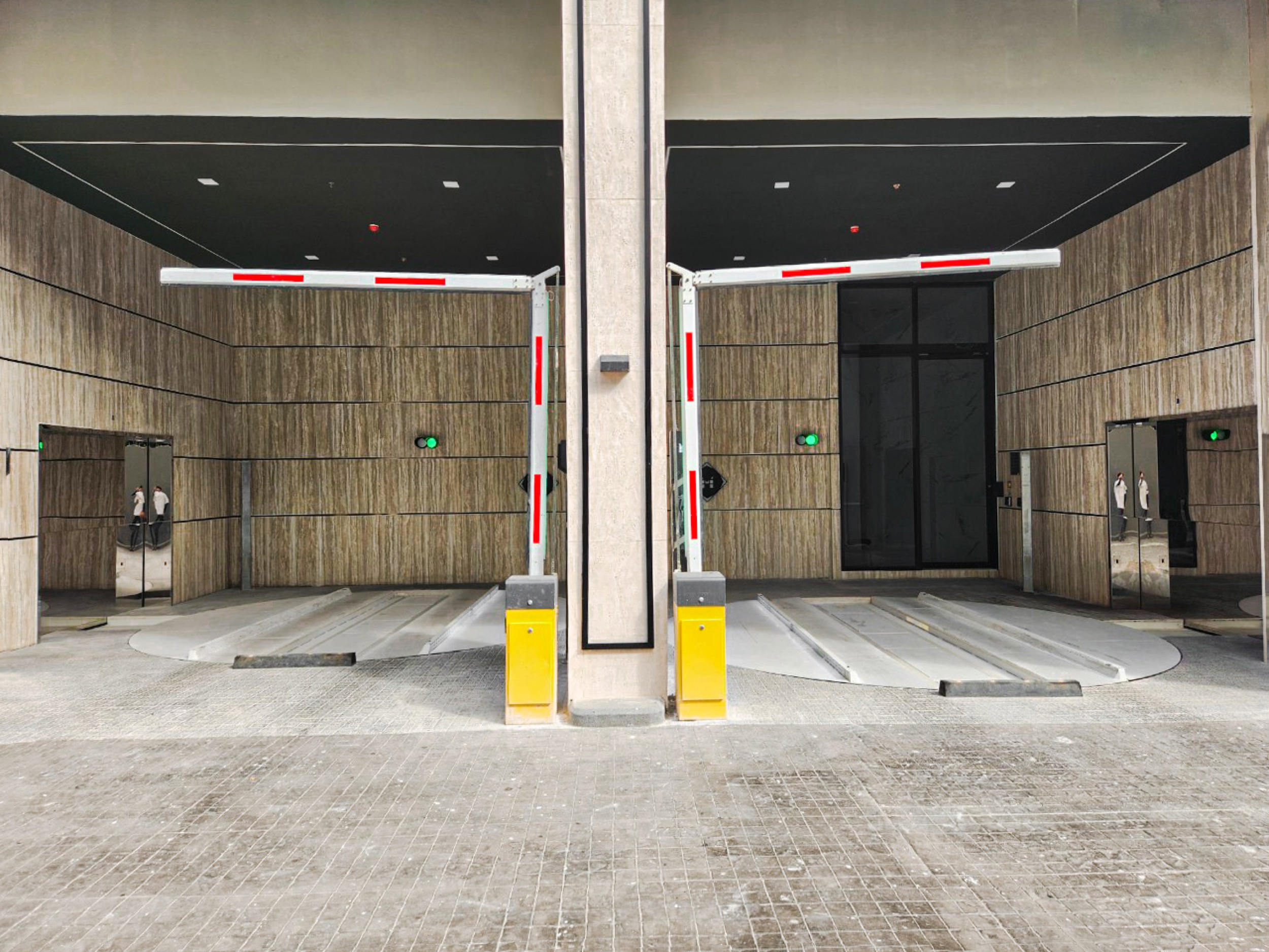 Gallery of Parking Advanced Features - Drop & Go - 11