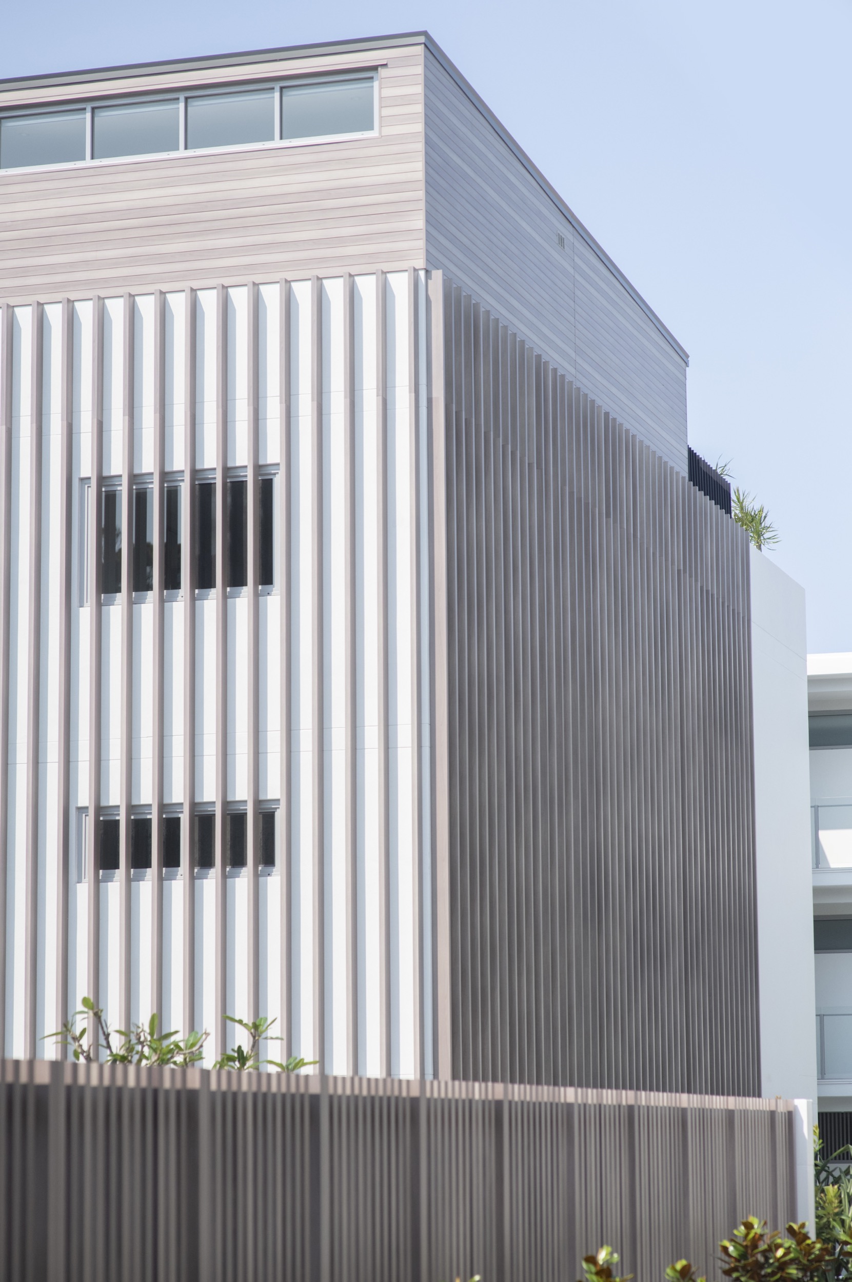 Gallery of Architectural Aluminum in Residential Project - 3