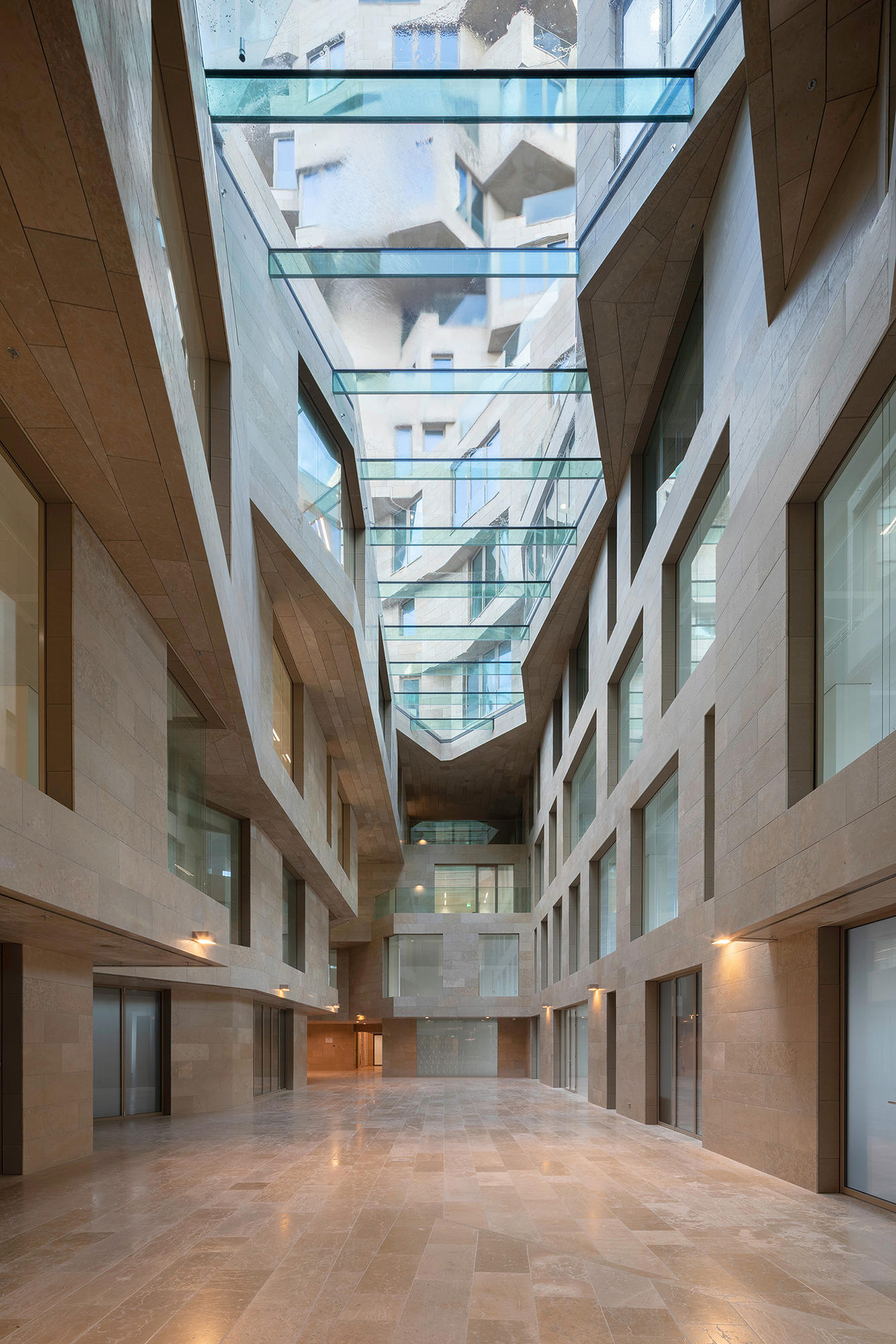 Gallery of Bi-Folding Doors & Mirrored Facade in Valley Towers - 5