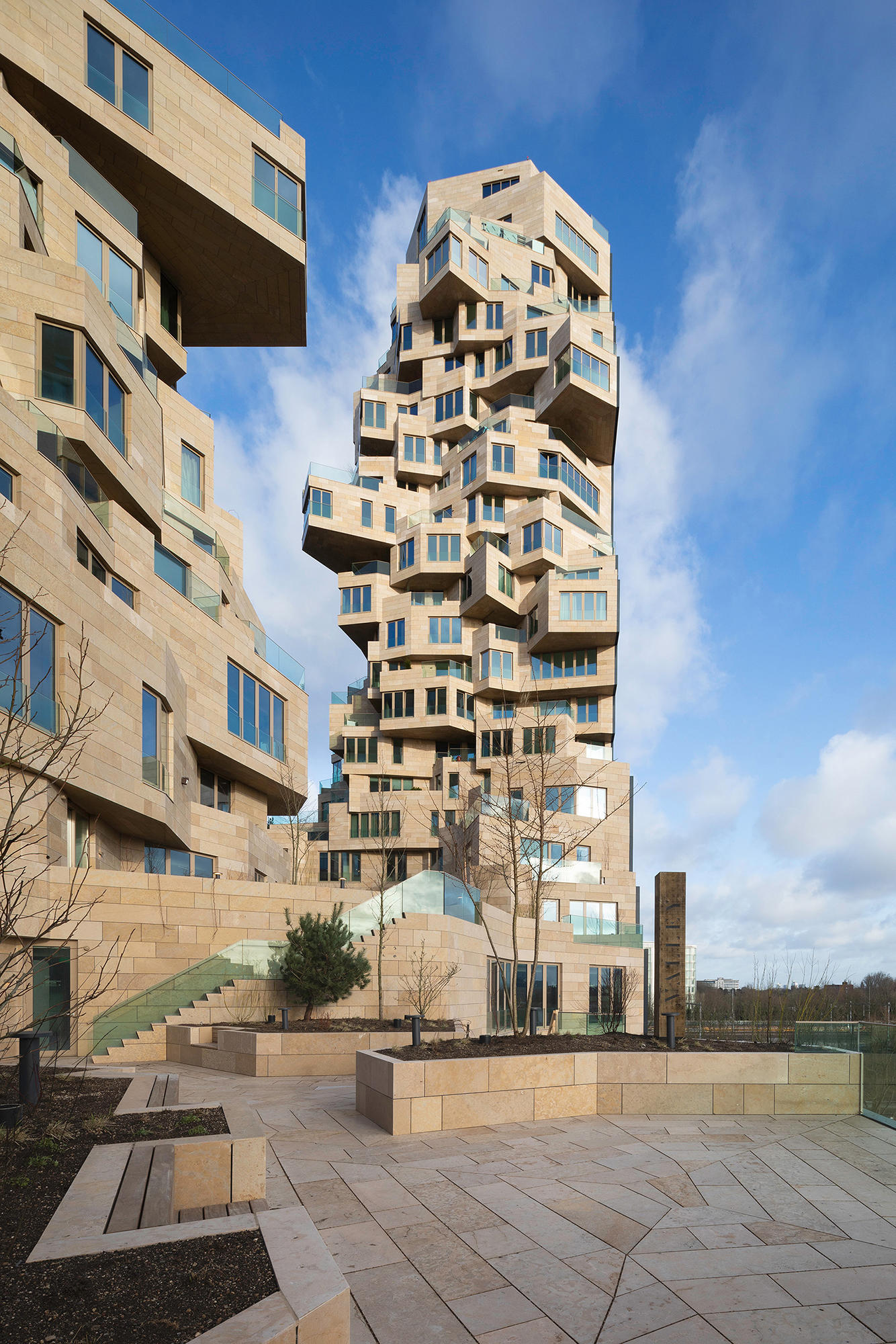 Gallery of Bi-Folding Doors & Mirrored Facade in Valley Towers - 6
