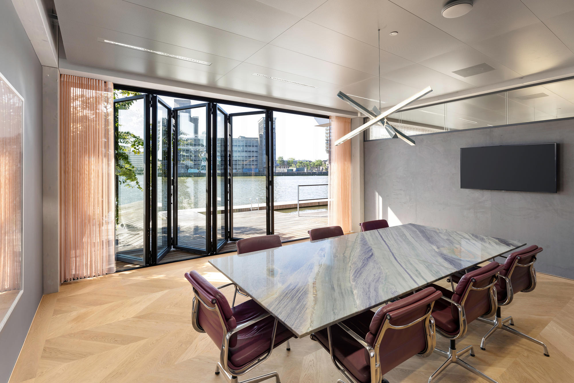 Gallery of Bi-Folding Doors in Floating Office Rotterdam - 5