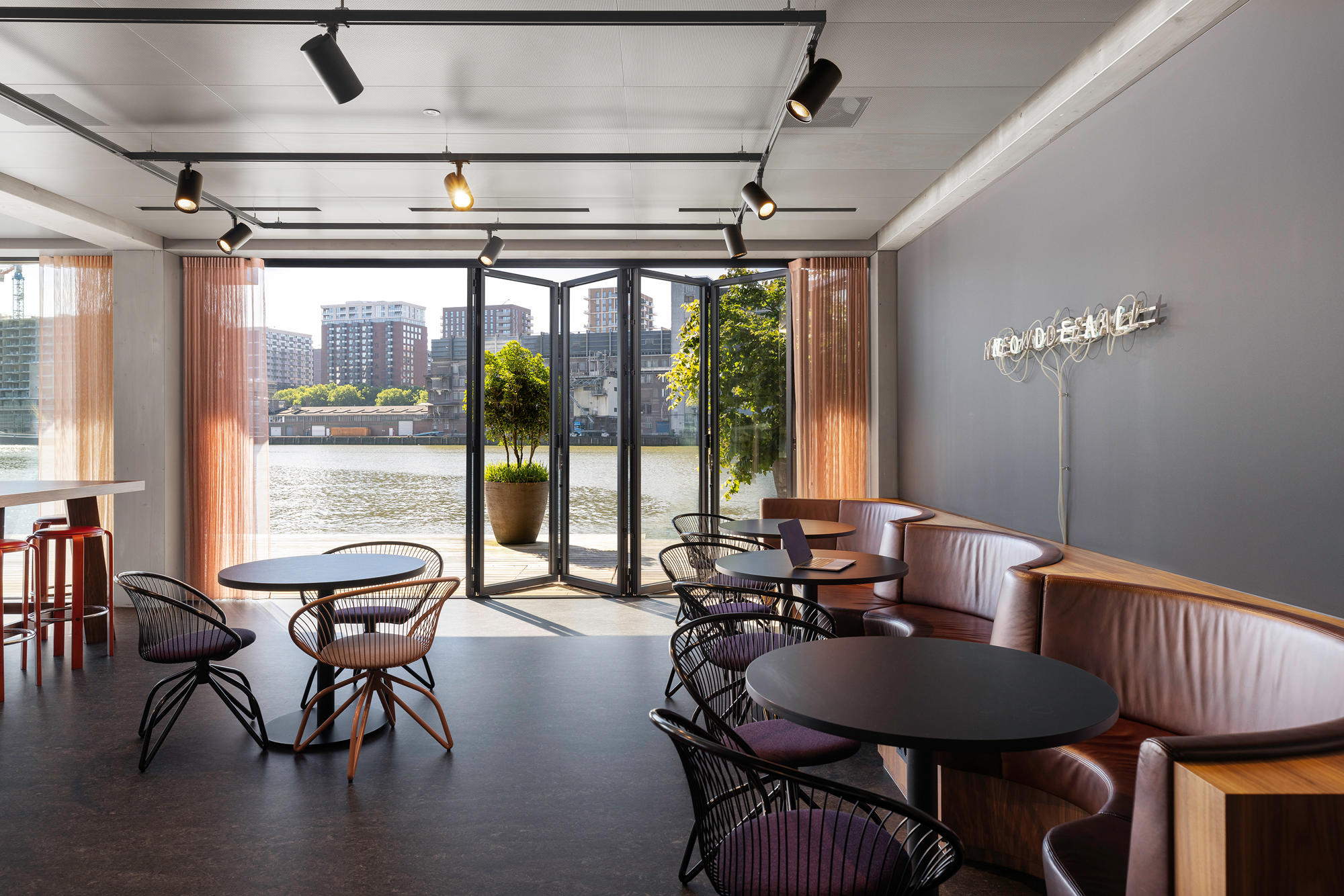 Gallery of Bi-Folding Doors in Floating Office Rotterdam - 4