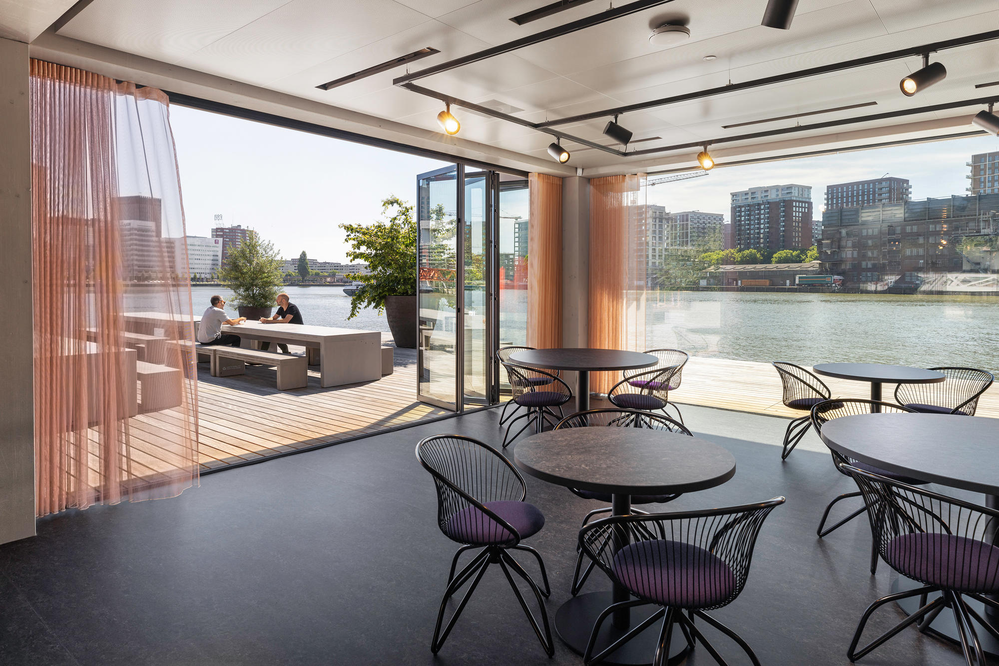 Gallery of Bi-Folding Doors in Floating Office Rotterdam - 2