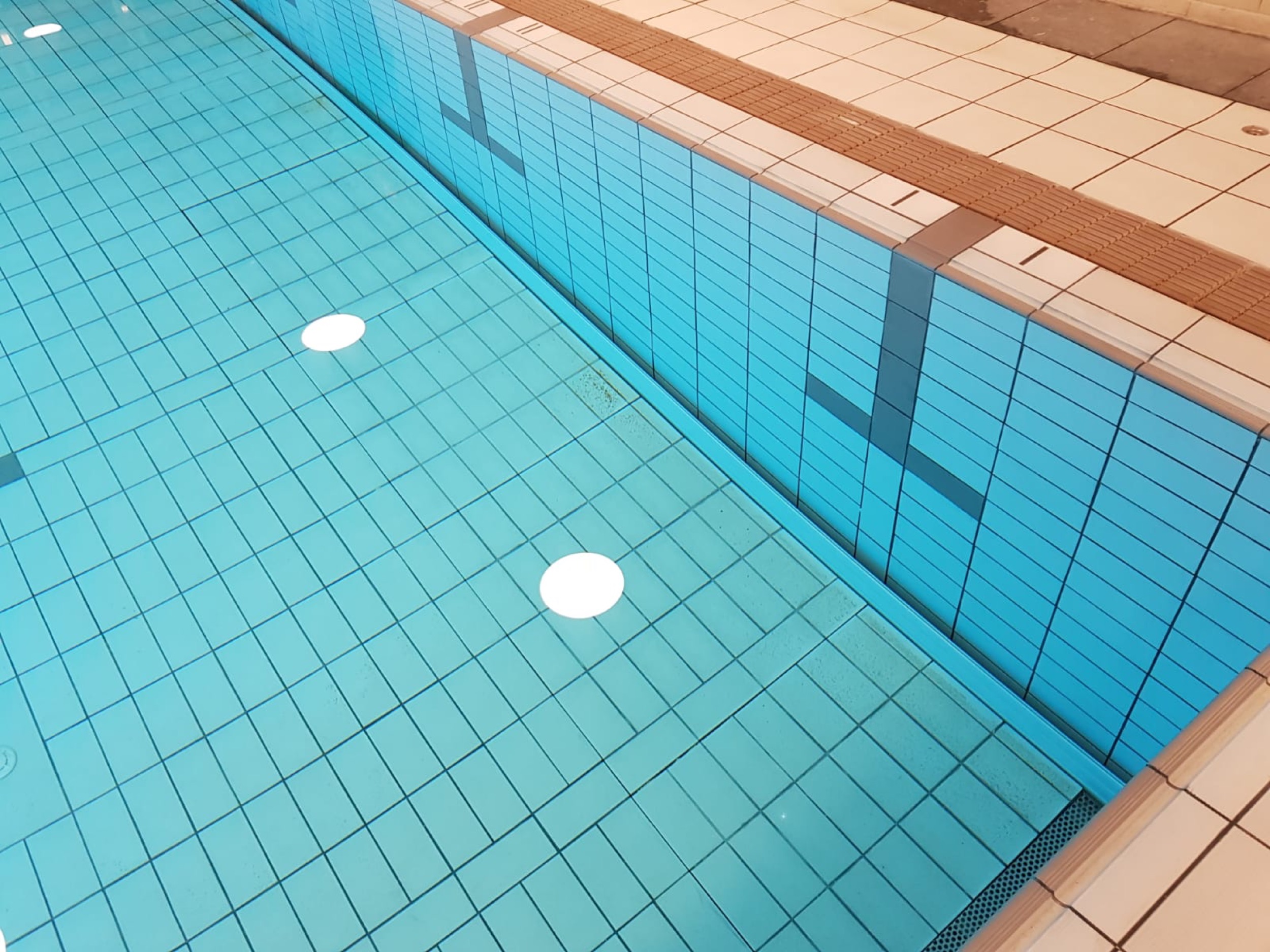 Gallery of Technical Flooring in Public Pools Projects - 11