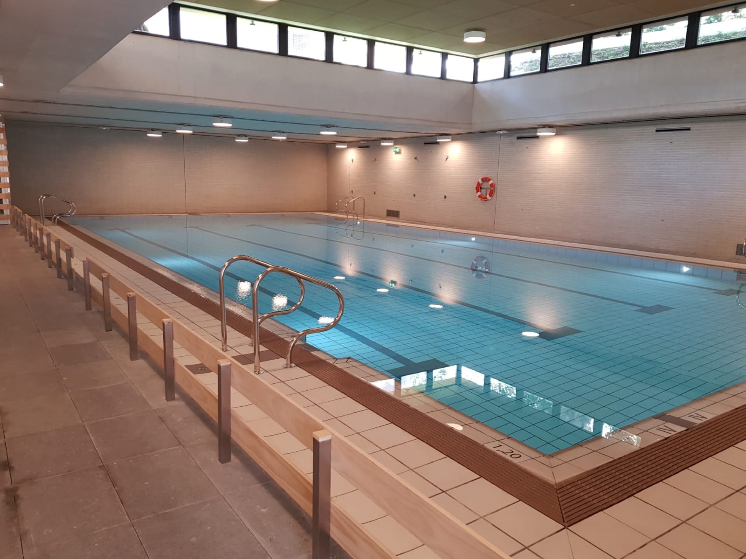 Gallery of Technical Flooring in Public Pools Projects - 8