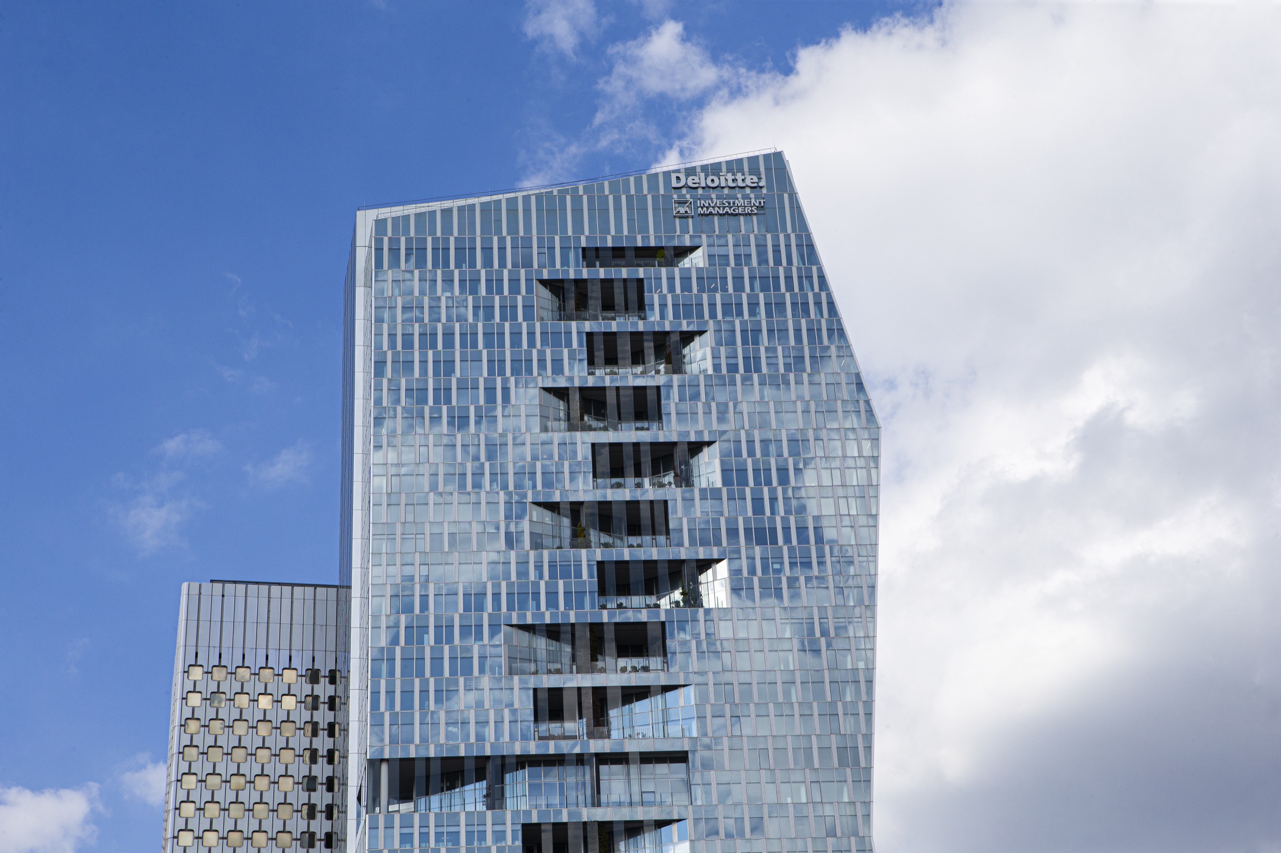 Gallery of Outdoor Venetian Blinds in Majunga Tower - 3