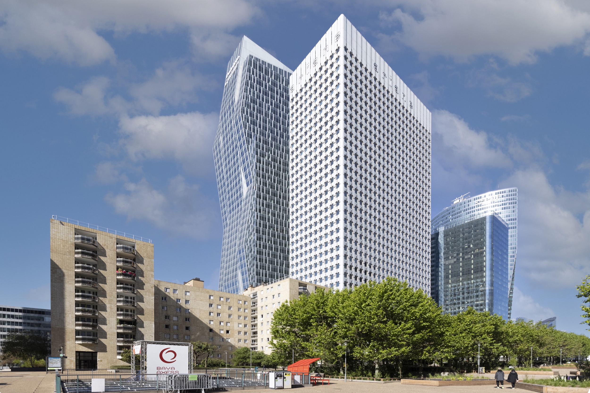 Gallery of Outdoor Venetian Blinds in Majunga Tower - 2