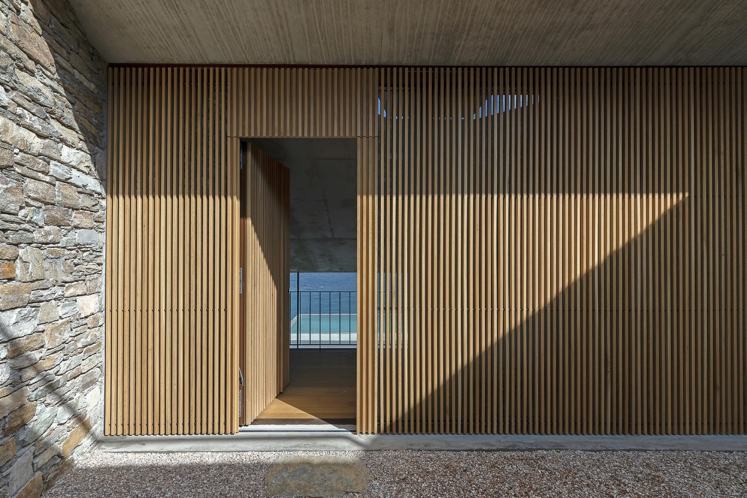 Gallery of Sliding System in Ncaved House - 12