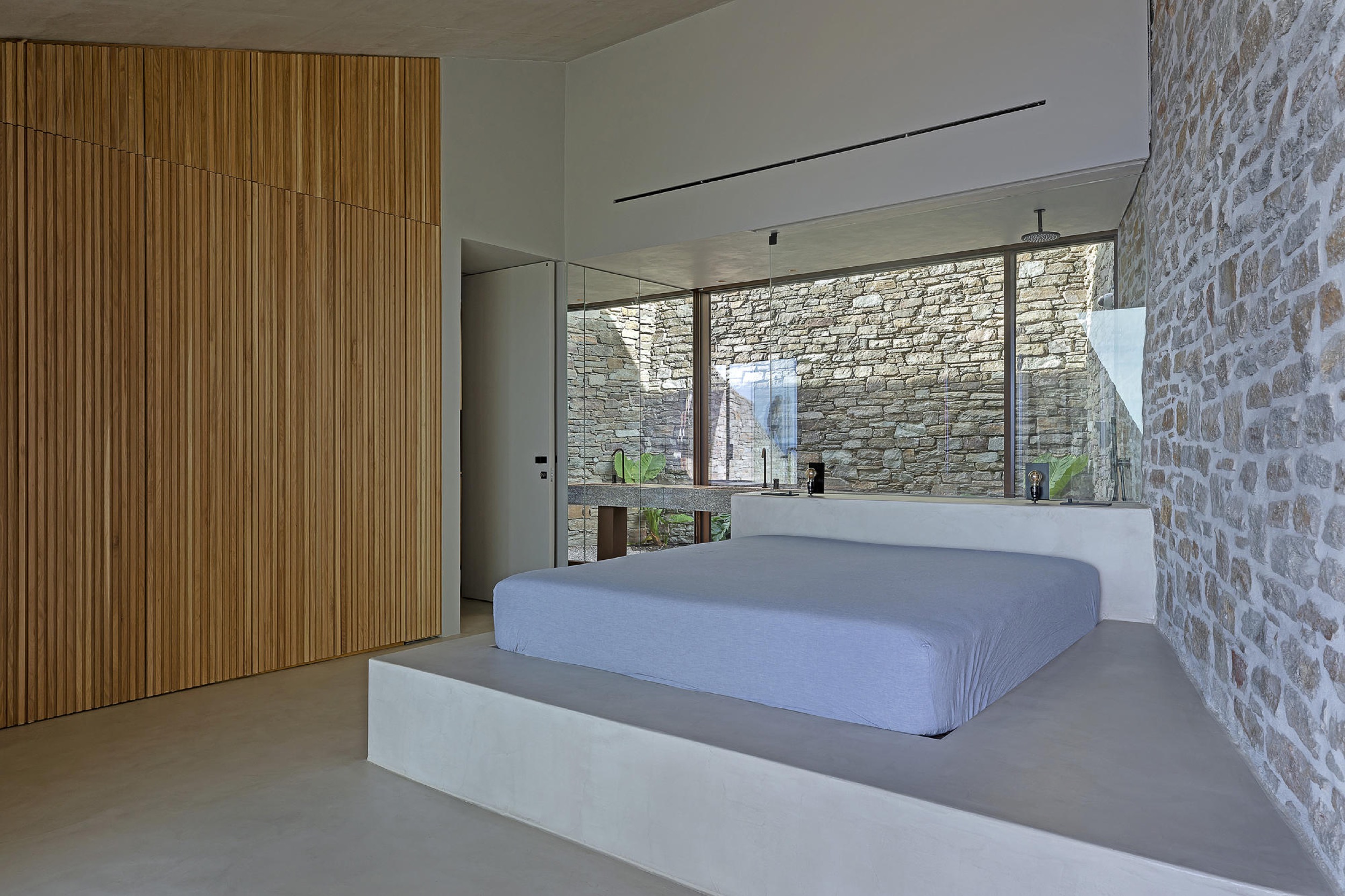 Gallery of Sliding System in Ncaved House - 4