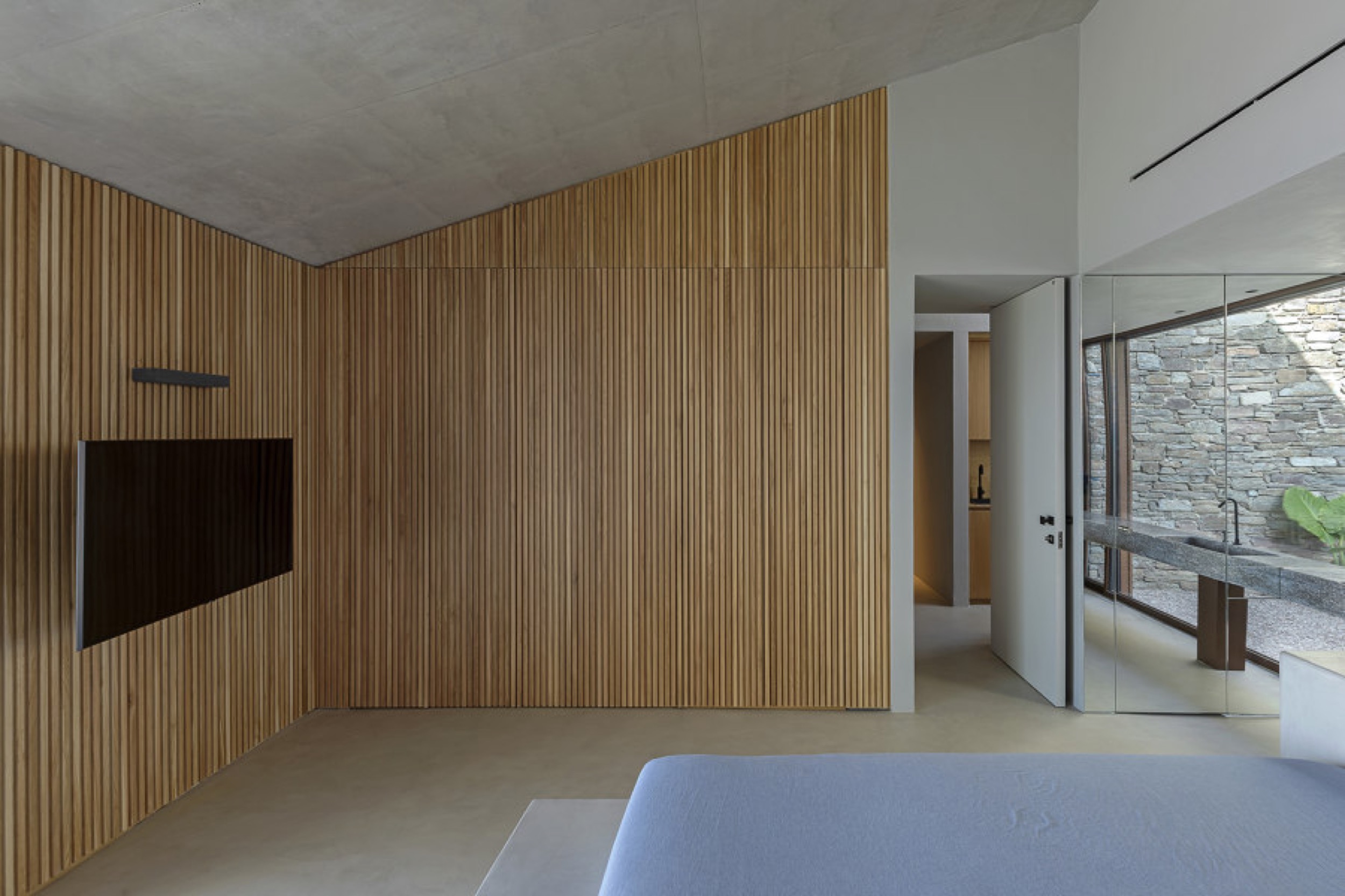 Gallery of Sliding System in Ncaved House - 2