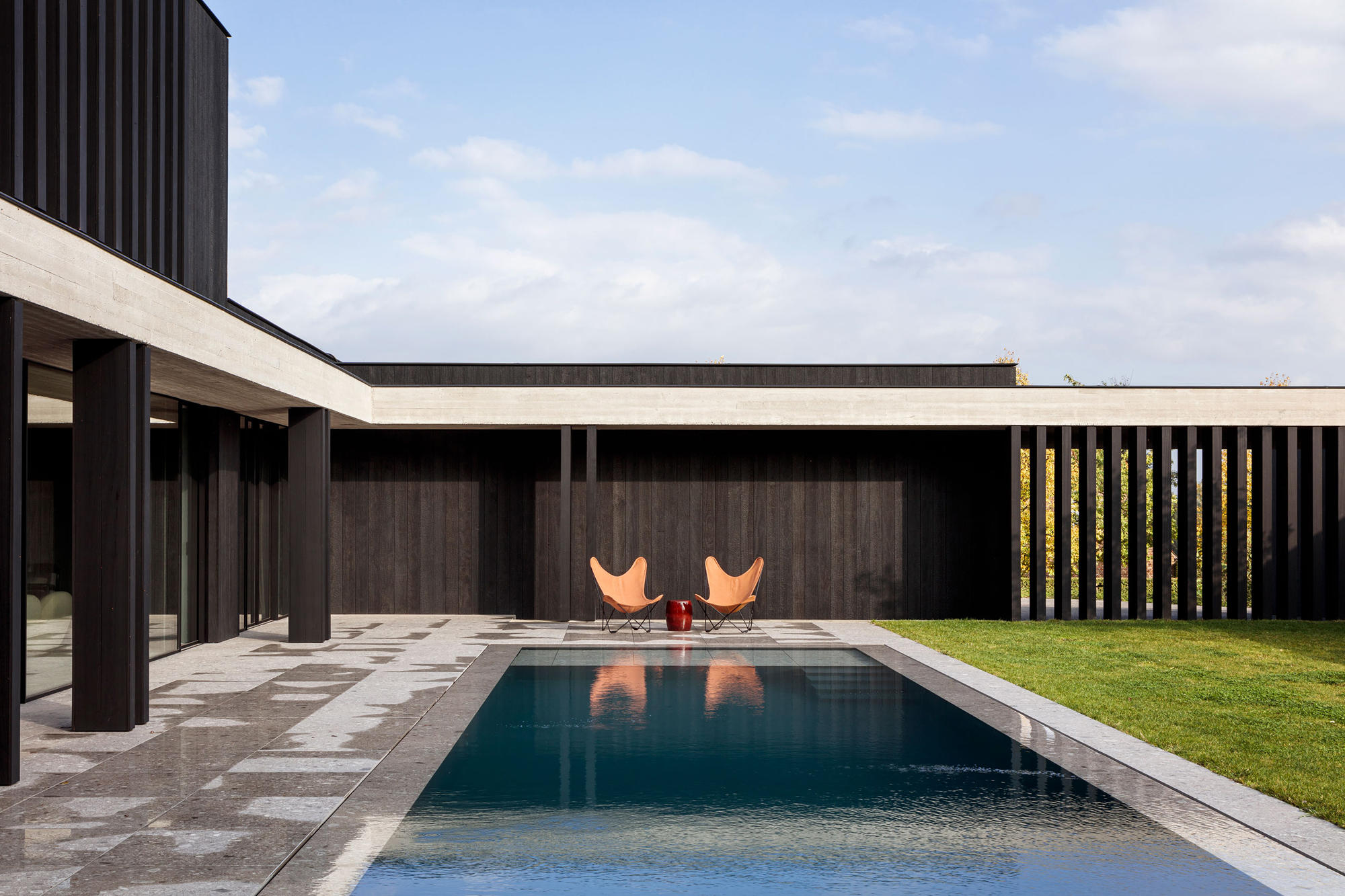 Gallery of Sliding and Fixed Windows in Villa RS - 17