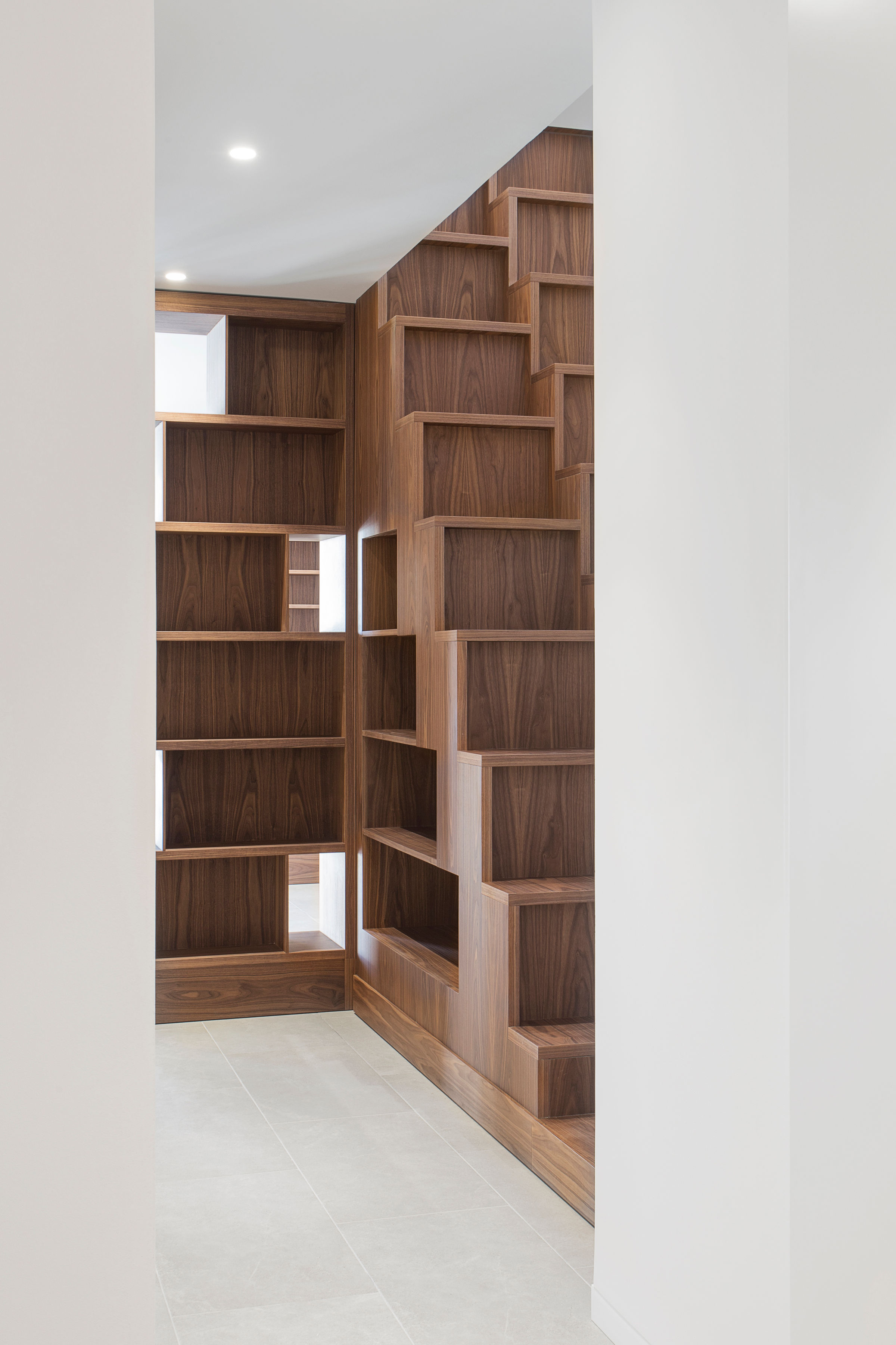 Gallery of Sliding Shelving Partitions in the Colonia House - 8