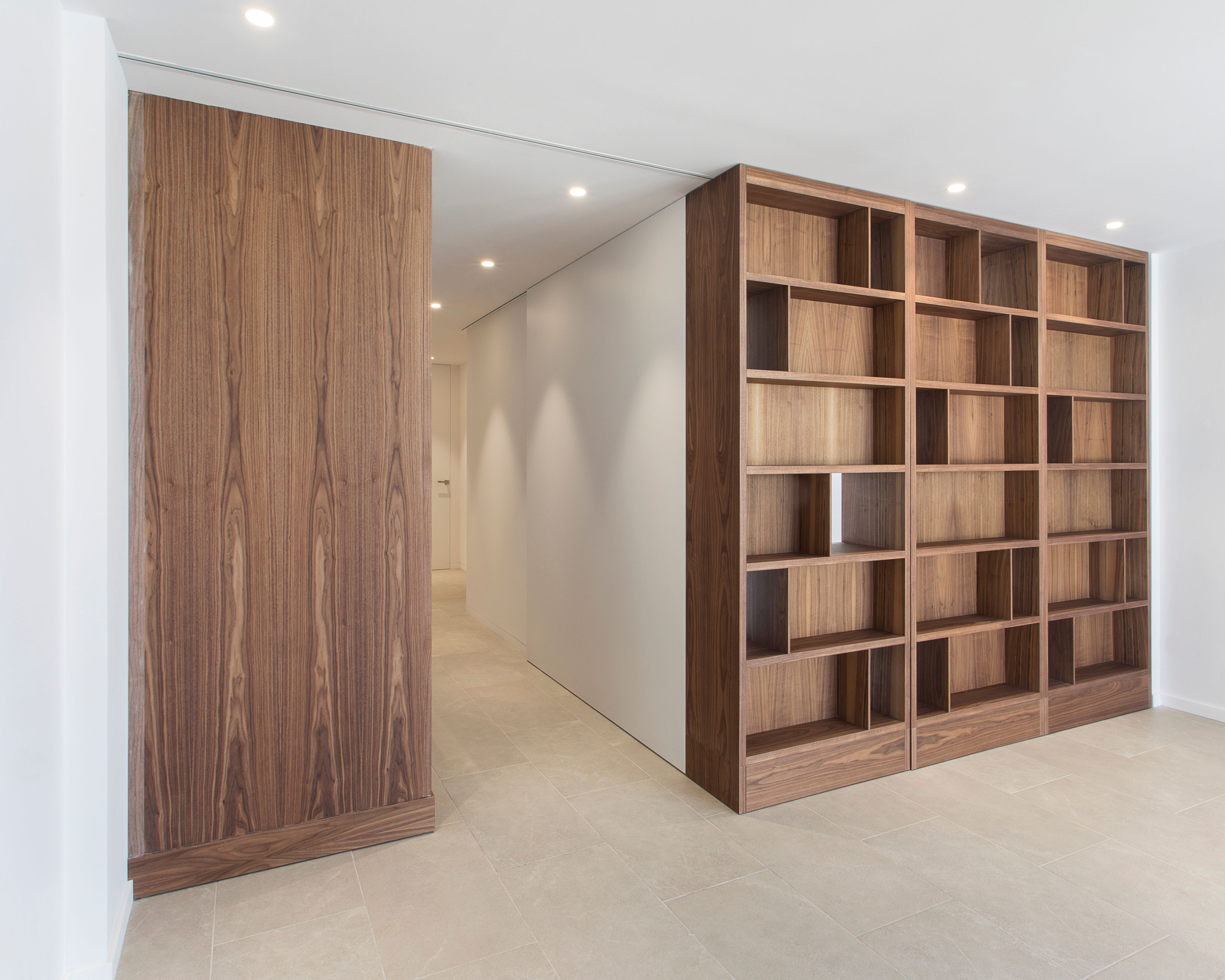 Gallery of Sliding Shelving Partitions in the Colonia House - 5