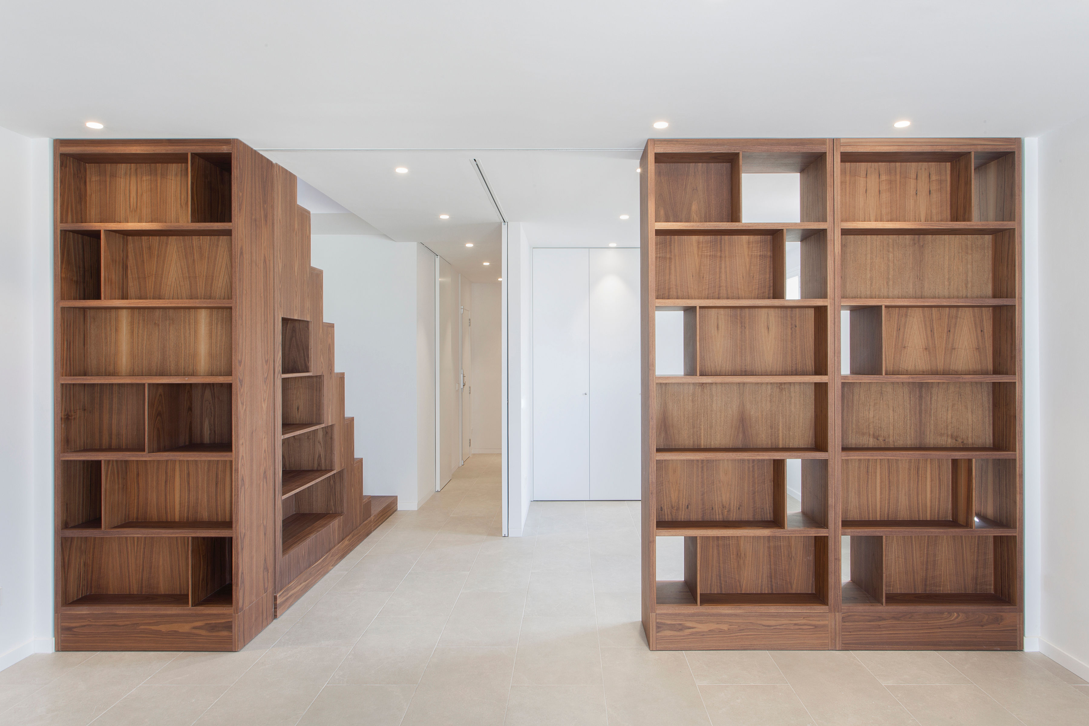 Sliding Shelving Partitions in the Colonia House from Klein