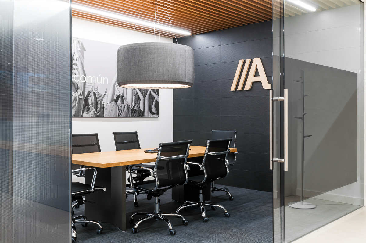 Sliding Glass Panels in Abanca Offices from Klein