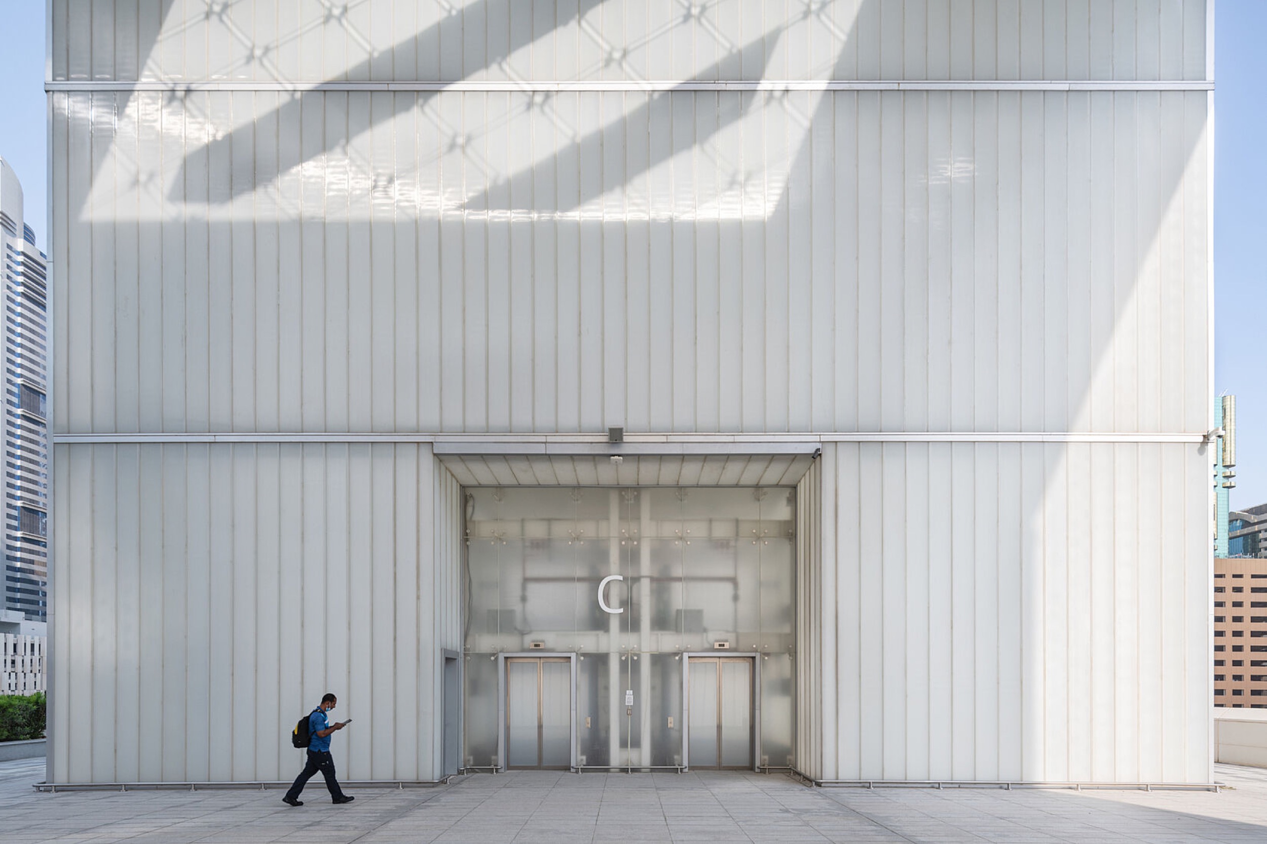 Gallery of Profiled Glass in The Gate Building - 10