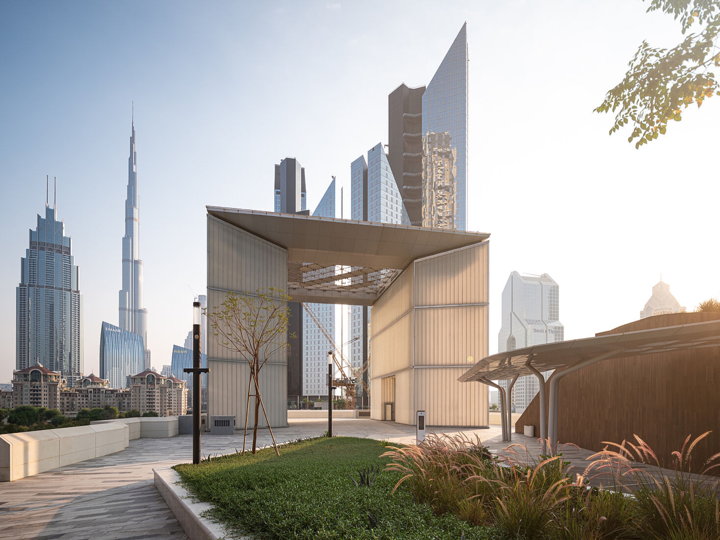 Gallery of Profiled Glass in The Gate Building - 4