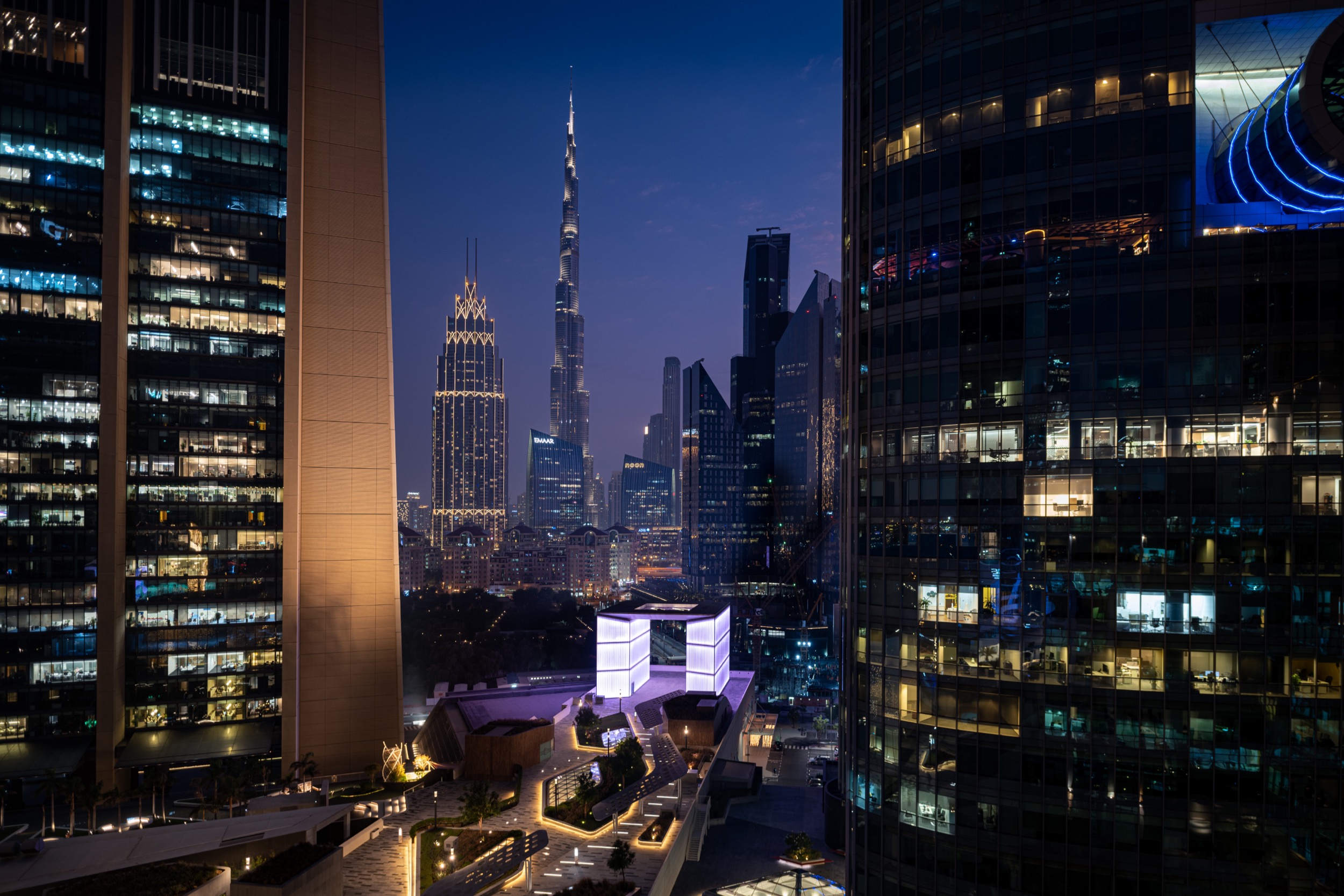 Gallery of Profiled Glass in The Gate Building - 2