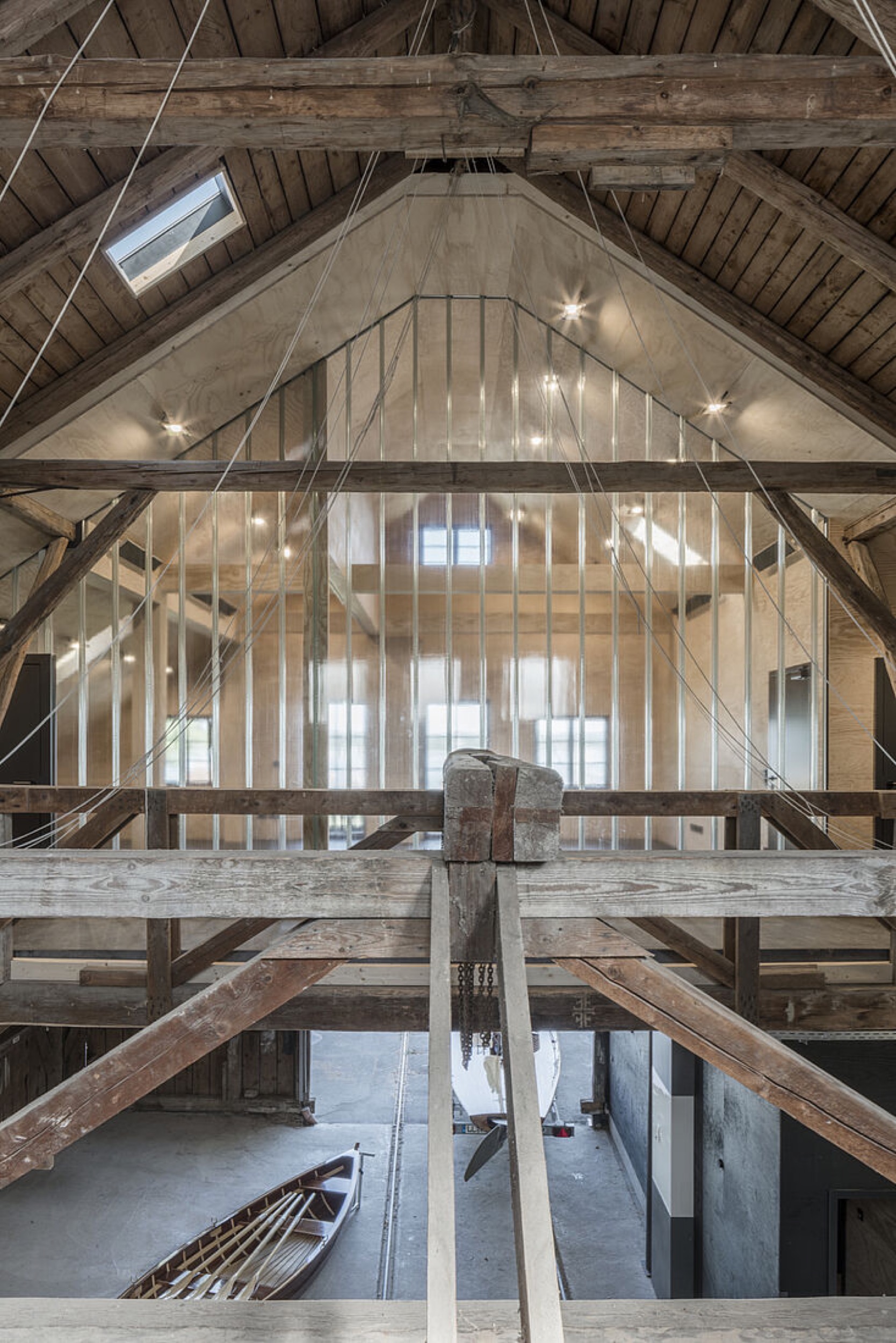 Gallery of Profiled Glass in a Boathouse in Bavaria - 9