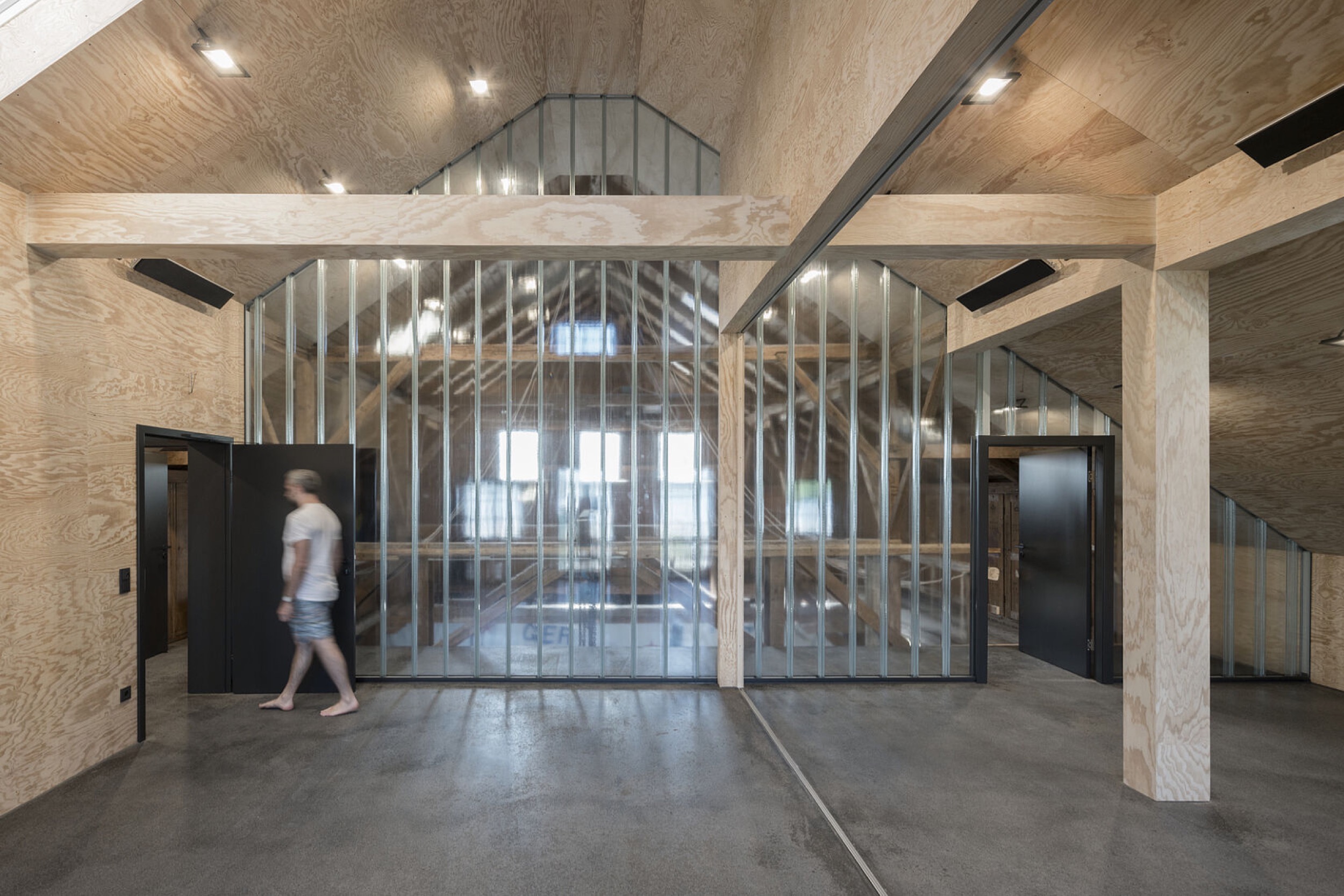 Gallery of Profiled Glass in a Boathouse in Bavaria - 6