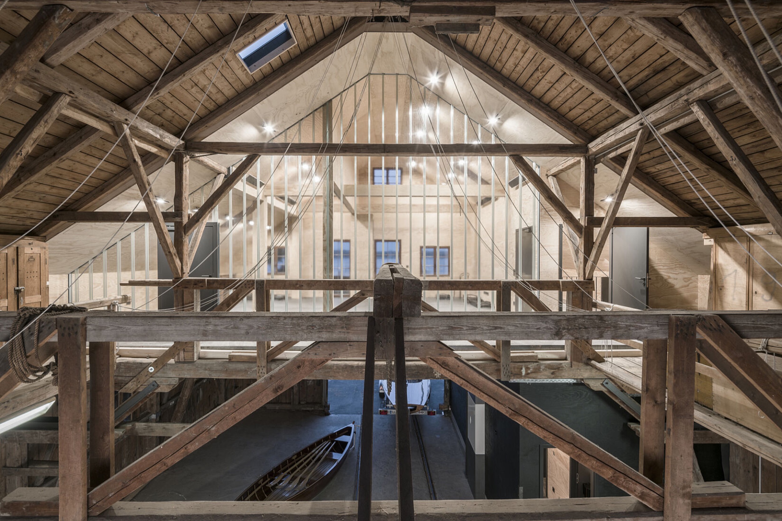 Gallery of Profiled Glass in a Boathouse in Bavaria - 2